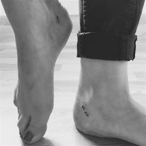 Kumkhat • Handpoke Tattoos Kumkhattattoo Sur Instagram Tattoos