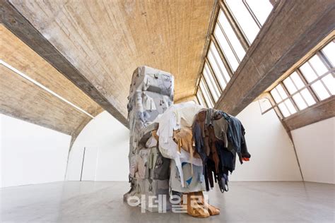 추락하는 위기에서 기필코 살아남는 법 정하윤의 아트차이나