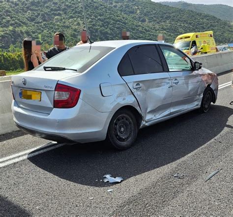 תאונת דרכים קטלנית בכביש 75 לכיוון חיפה • אישה כבת 40 וילד כבן 10 נהרגו חי פֹּה תאגיד החדשות