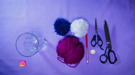 Ноосон утсаар бөмбөлөг хийх хялбар арга How To Make A Pom Pom Youtube