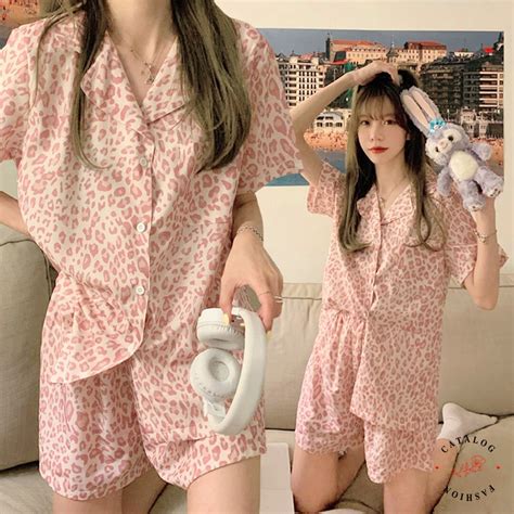 ꕥcatalog Underwearꕥ เสื้อซับในสายเดี่ยวแฟชั่น สีพื้น ทรงเหลี่ยม มีฟองน้ำ 5 สี Catalog