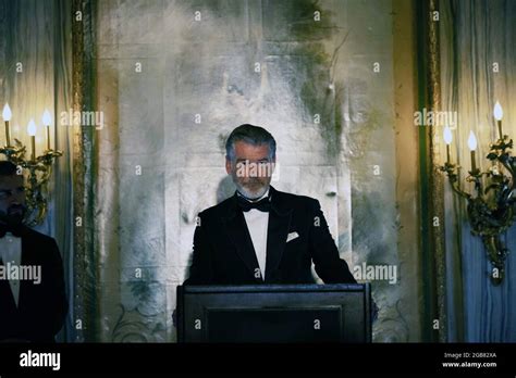 Flase Positive Pierce Brosnan 2021 Ph Anna Kooris © Hulu Courtesy Everett Collection