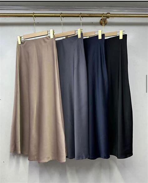 Шовкова спідниця — ціна 510 грн у каталозі Міді спідниці Купити жіночі речі за доступною ціною