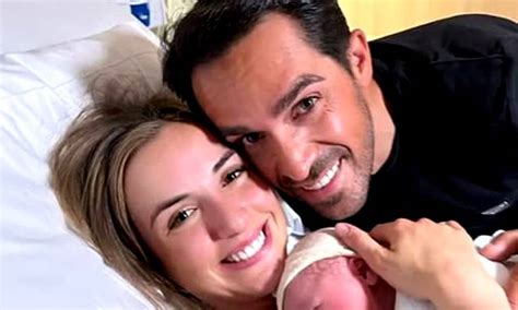 Alberto Contador Y Su Pareja Ariana Rius Dan La Bienvenida A Su Hija
