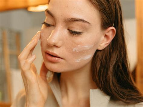 Сироватку не можна наносити так Розберемо популярні помилки нанесення косметики