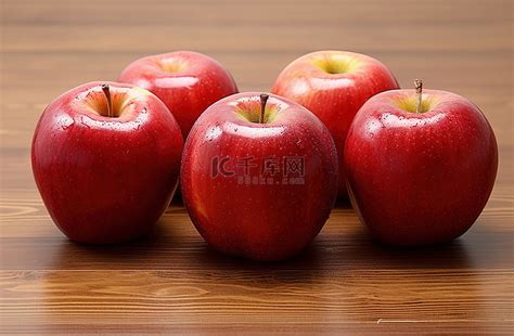红苹果照片木质表面上的红苹果背景图片免费下载 海报banner 高清大图 千库网 图片编号7113673