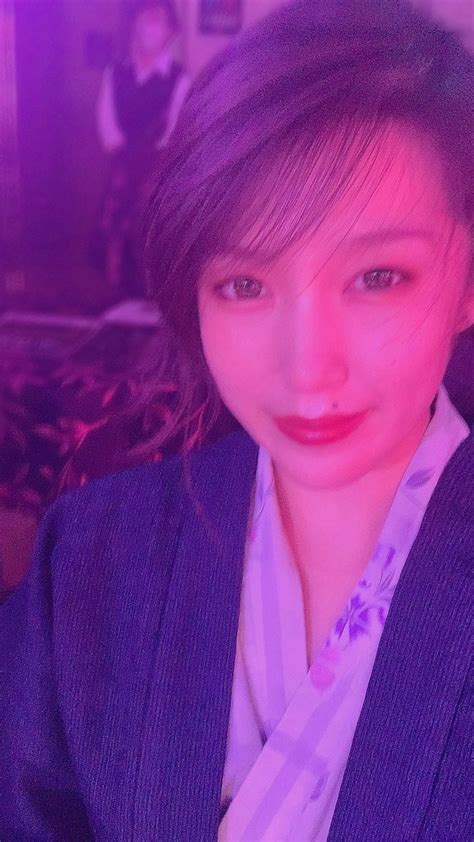 チッチ チッ🙂‍↔️🤞🏻 色気って 露出が多い服着ることじゃないんだよなぁ〜 おいらみたいに貧乏して 苦労してごらん 貧しい経験したこある人に