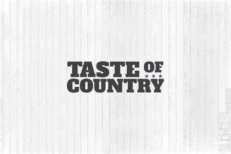 Luke Bryan Shirtless