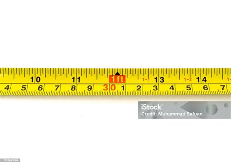 흰색 배경에 격리 된 센티미터 인치테이프를 측정합니다 0명에 대한 스톡 사진 및 기타 이미지 0명 가냘픈 건강한 생활방식 Istock