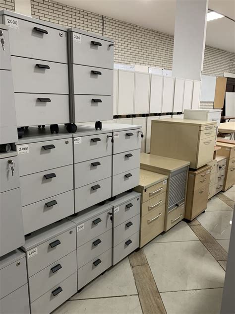 РАСПРОДАЖА офисной мебели кресла стулья 300 грн Офісні меблі Київ на Olx