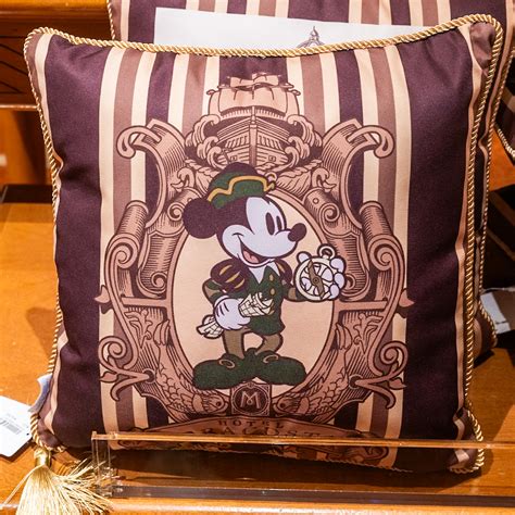 各ホテルのロゴや外観デザイン！ディズニーホテル クッション