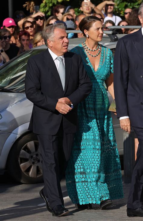 Victoria De Borbón Dos Sicilias Y Markos Nomikos Los Invitados En Segundo Plano De La Familia