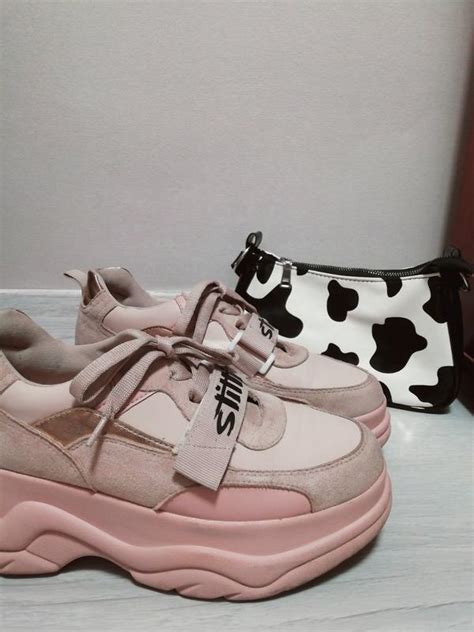 Кросівки на високій платформі — ціна 475 грн у каталозі Кросівки Купити жіночі речі за доступною