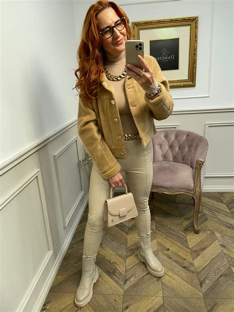 How Women Should Style Beige Leggings For Any Occasion