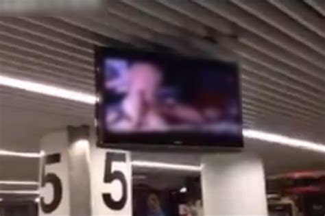 動画空港で無修正AVの挿入シーン流れてて笑った ポッカキット