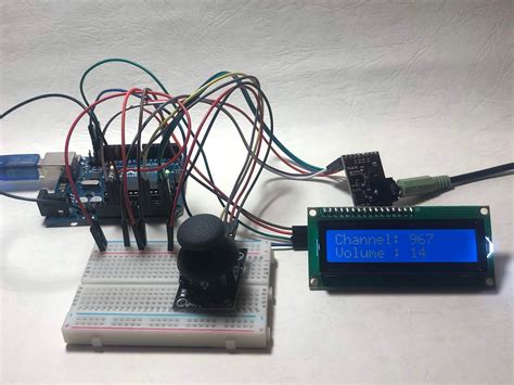 Arduino筆記76：使用搖桿調整si4703 Fm收音機頻道與音量