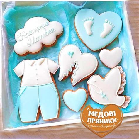 МЕДОВІ ПРЯНИКИ КУПИТИ Набір пряників Світлий на Хрестини ДІВЧИНКИ