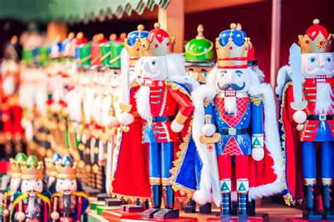 Nutcracker Doll Bilder Durchsuchen Archivfotos Vektorgrafiken Und Videos Adobe Stock