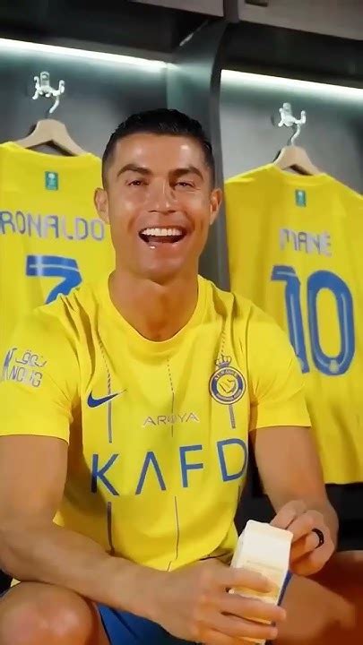 شاهد الاسطوره كريستيانو رونالدو يقول رمضان كريم😍🌛shorts Youtube