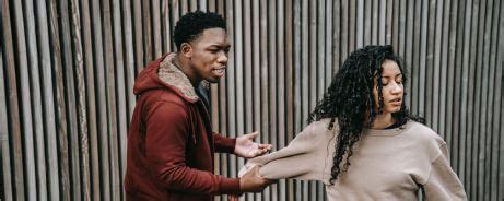 Navigating The Waves Of Relationship Dynamics Between Partners