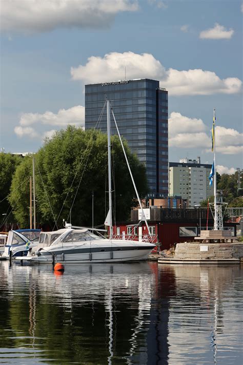 2024 년 Sverige 감마 스탠 거리 건물 건물 외관 건축 건축 설계 건축물 시티 건축의 관광 관광 명소 관광객 구시가지 군중 그룹