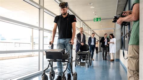 Ai Assisted Brain And Spine Implants Helped A Paralyzed Man Control His Legs Again Trendradars