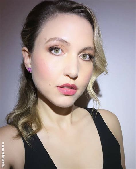 Taylor Tomlinson Nude The Fappening Photo FappeningBook