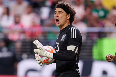Memo Ochoa Le Manda Un Mensaje A La Concacaf A Veces Eligen Más Por
