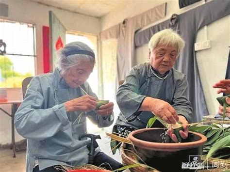 上海百岁阿婆包长寿粽