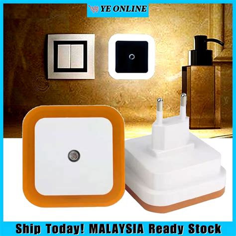 LED Light Socket Plug Automatic Night Auto Sensor Lamp Indoor Bedroom Living Room Stair Lampu