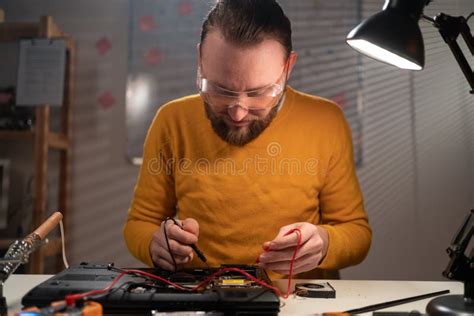 Monitor Voltage Laptop At Marion Ohara Blog