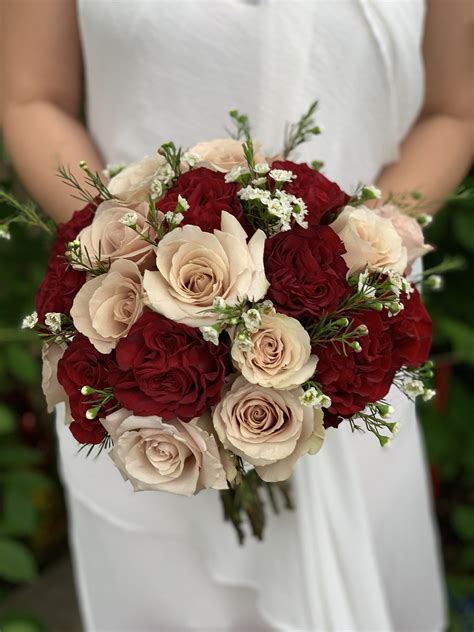 Flower Bouquet For Brides At Steven Robbins Blog