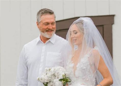 La Fille De Patrick Roy Partage Une Magnifique Photo Avec Lui à Son Mariage
