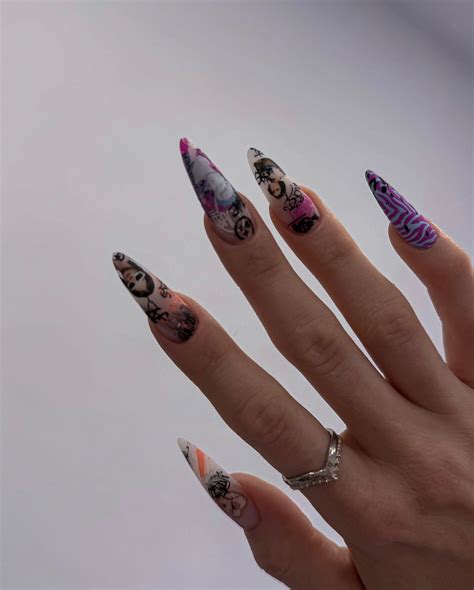 Мне всегда нравилось делать дизайны в маникюре… Каждый раз когда ко мне приходит клиентка с