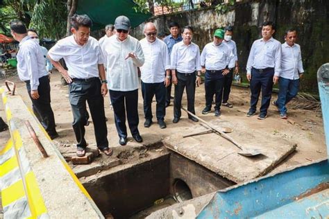 ឯកឧត្តម គួច ចំរើន និងឯកឧត្តម លូ គឹមឈន់ ចុះពិនិត្យប្រព័ន្ធលូរំដោះទឹកភ្លៀង