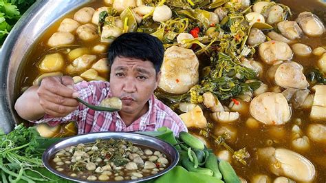 แกงเห็ดระโงก ดอกขาวๆใหญ่ๆ เทลงเต็มถาด แกล้มกับผักต่าง แซ่บสุดๆเลยพี่น้อง Youtube