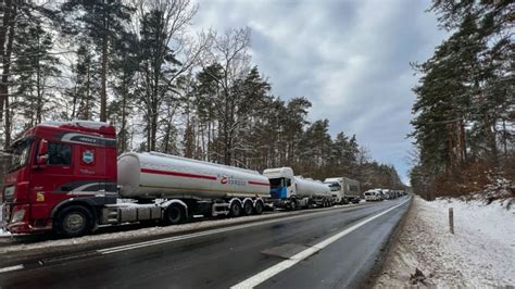 Ukraińskie Ciężarówki Zablokowane Na Granicy Z Polską Będą Przewożone Koleją