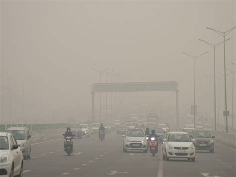Air Pollution Smog Blanket Causes Low Visibility On Delhi Ncr Roads Aqi At Hazardous Level