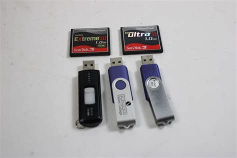 Assorted Memory Sd Cards 10 Pieces Property Room