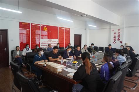 校团委组织召开《论党的青年工作》专题学习会 呼伦贝尔学院