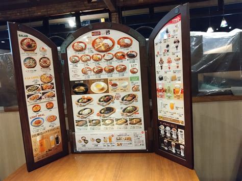 jimmy リンガ泊地 on Twitter びっくりドンキー で夕食この木枠の巨大メニュー一部店舗ではタブレット端末に置き換わって