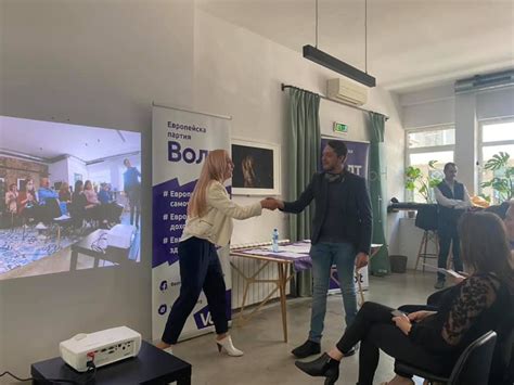 Една от причините за свалянето на доверието от Любенова че е тя е зам председател на партия