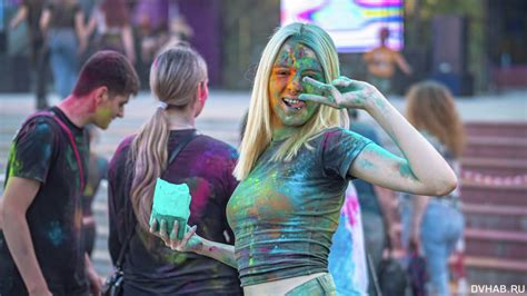 Праздник красок и веселья хабаровчане отметили День России фестивалем Холи ФОТО ВИДЕО