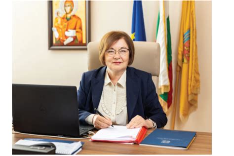 Донка Михайлова кмет на Троян зам председател на УС на НСОРБ Общината ще работи за „зелена