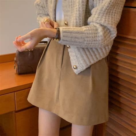 콜라앤사이다 [무료배송 당일출고] Are Ing 아잉 밀크 스커트 골덴 미니 핀턱 코듀로이 스커트 위시버킷