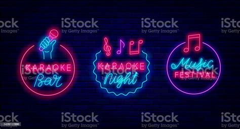 가라오케 네온 라벨 컬렉션 메모 아이콘이 있는 원 프레임입니다 재능 성과 벡터 스톡 일러스트레이션 Live Event에 대한