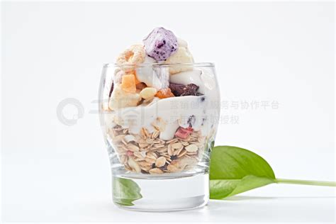 坚果高清图片 美味健康的营养早餐坚果混合烤燕麦 餐饮美食免费下载格式5218像素编号50554746 千图网
