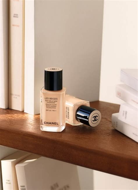Новая тональная основа Chanel Les Beiges Teint Belle Mine Hydratant ...