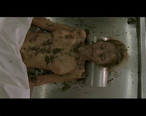 Roxana Klima Nuda ~30 Anni In Tatort