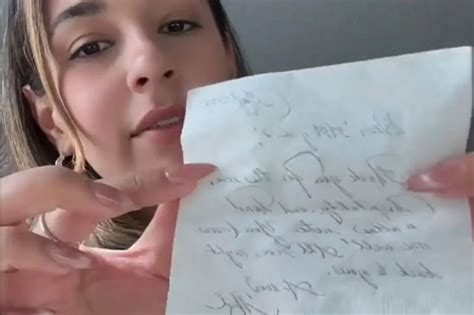 Flight Attendant Reveals Note She Received From Meghan Markle During
